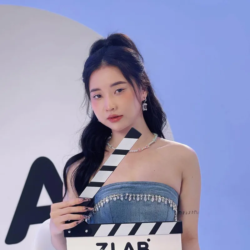 Nàng ca sĩ Olew: Viết nhạc theo cảm xúc của chính mình - Chuyện Sao Kể